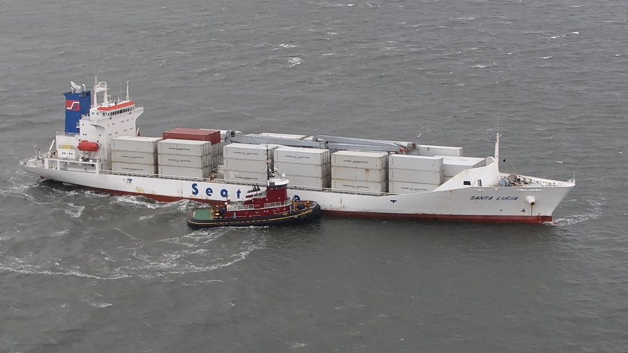 Motor vessel aground - Shipwreck Log